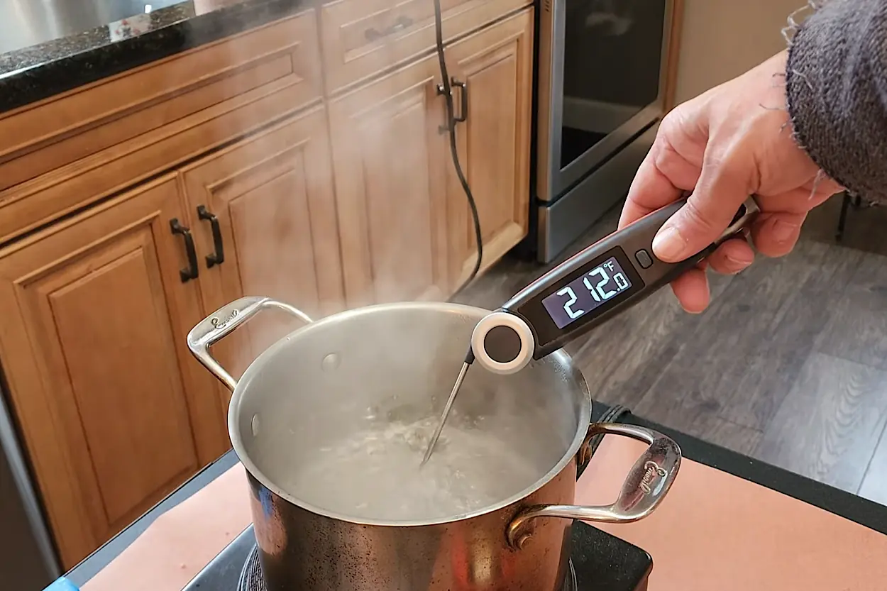 How to calibrate a thermometer in boiling water | ChefsTemp
